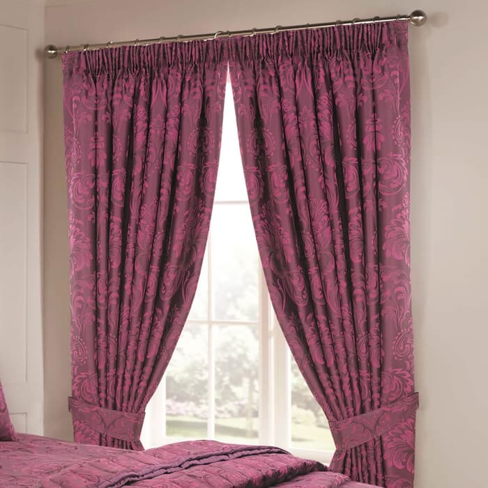 Vantona Ornate Damask Jacquard Plum - JustLinen