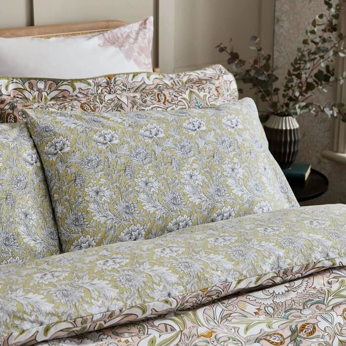 William Morris Severne Cochineal Pink - JustLinen